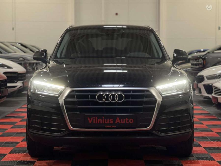 Black Audi Q5 2018 in Vilnius, with an engine capacity of 1.97 L and mileage of 191 thousand km for 20990 €, photo 2 on AUTOMOTO.COM.LV