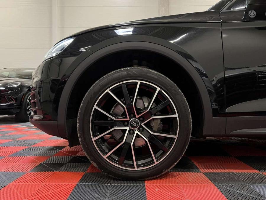 Black Audi Q5 2018 in Vilnius, with an engine capacity of 1.97 L and mileage of 191 thousand km for 20990 €, photo 11 on AUTOMOTO.COM.LV