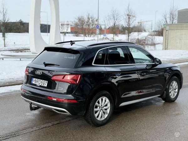 Black Audi Q5 2018 in Vilnius, with an engine capacity of 2.00 L and mileage of 280 thousand km for 17900 €, photo 5 on AUTOMOTO.COM.LV
