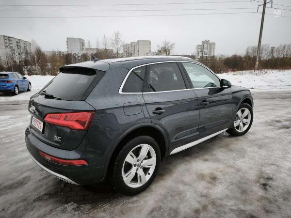 Black Audi Q5 2018 in Vilnius, with an engine capacity of 1.98 L and mileage of 101 thousand km for 22900 €, photo 5 on AUTOMOTO.COM.LV