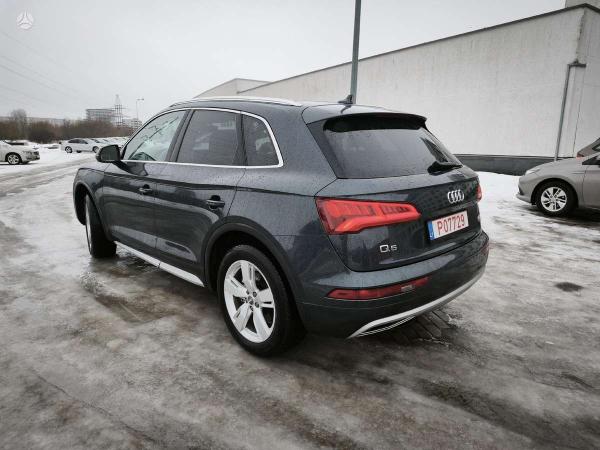 Black Audi Q5 2018 in Vilnius, with an engine capacity of 1.98 L and mileage of 101 thousand km for 22900 €, photo 7 on AUTOMOTO.COM.LV