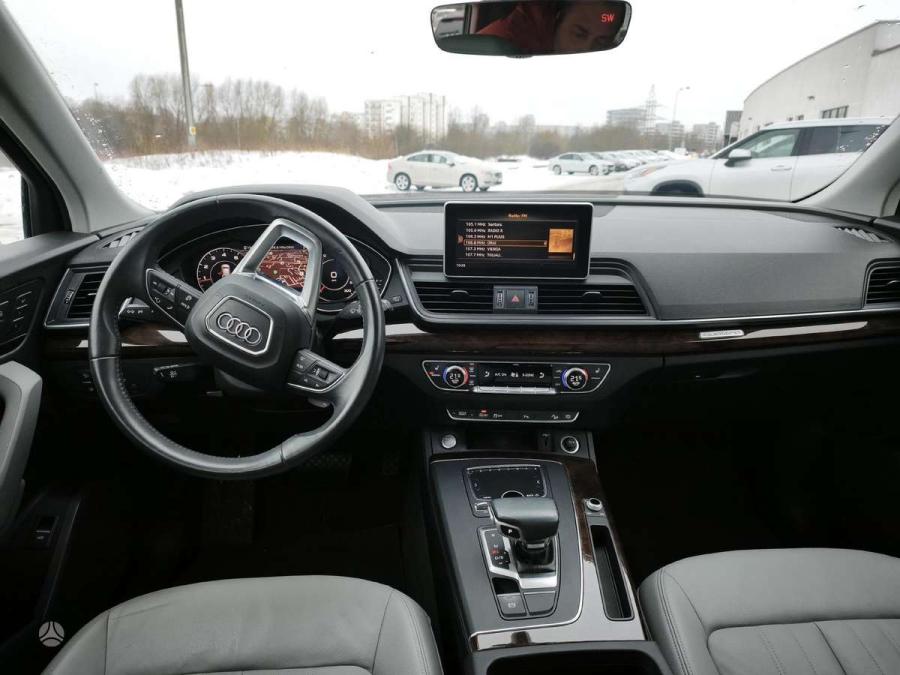 Melns Audi Q5 2018 Viļņa, ar dzinēja tilpumu 1.98 L un nobraukumu 101 tūkst. km par 22900 €, foto 14 vietnē AUTOMOTO.COM.LV