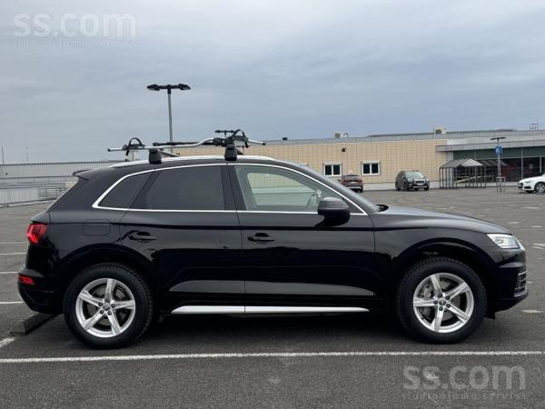 Black Audi Q5 2018 in Riga, with an engine capacity of 2.00 L and mileage of 65 thousand km for 24900 €, photo 4 on AUTOMOTO.COM.LV