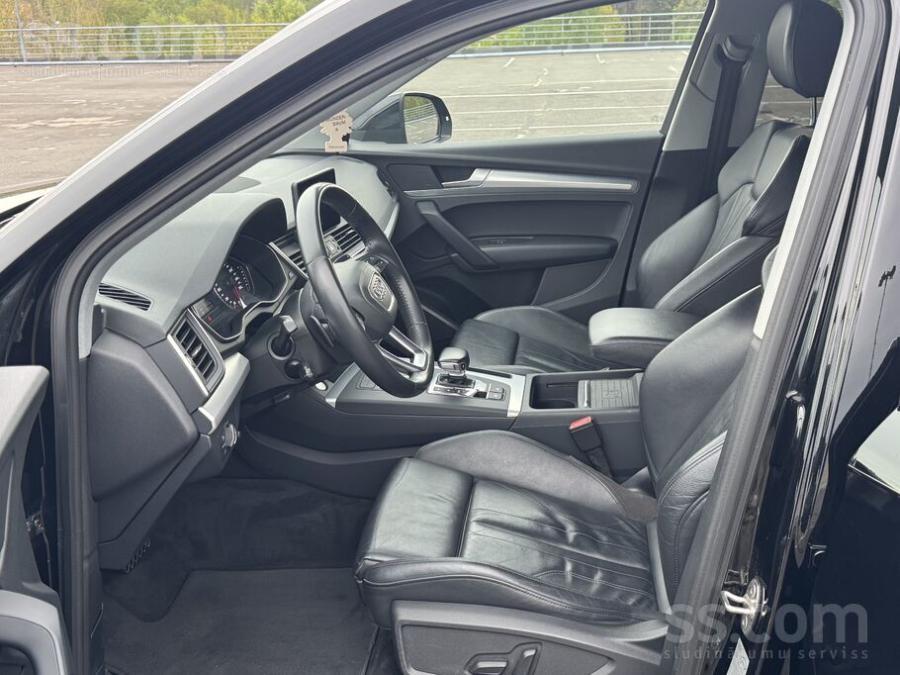 Black Audi Q5 2018 in Riga, with an engine capacity of 2.00 L and mileage of 65 thousand km for 24900 €, photo 8 on AUTOMOTO.COM.LV