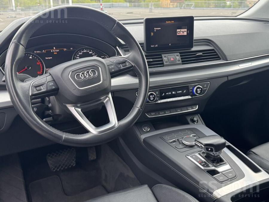 Black Audi Q5 2018 in Riga, with an engine capacity of 2.00 L and mileage of 65 thousand km for 24900 €, photo 10 on AUTOMOTO.COM.LV