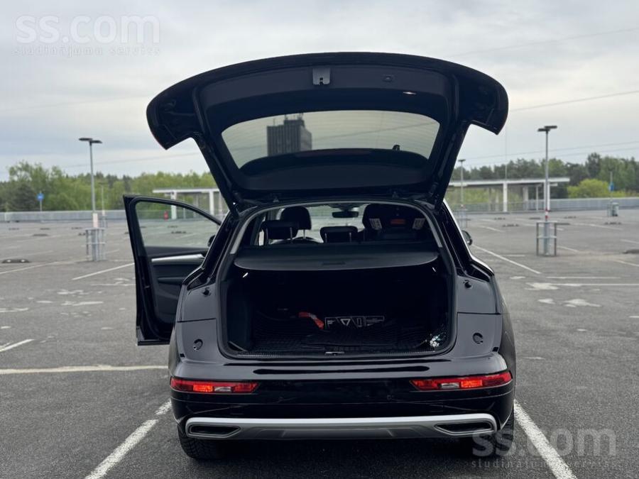 Black Audi Q5 2018 in Riga, with an engine capacity of 2.00 L and mileage of 65 thousand km for 24900 €, photo 14 on AUTOMOTO.COM.LV