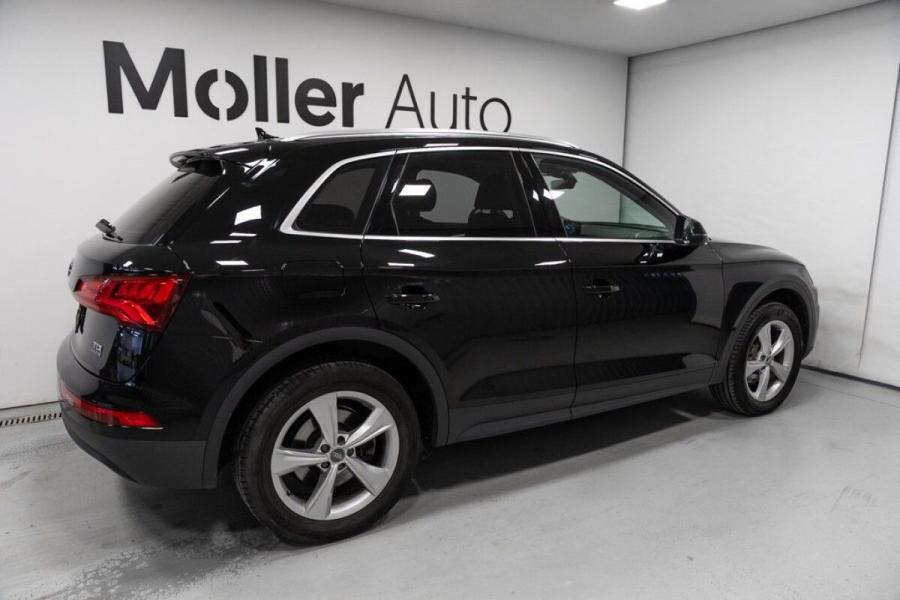 Black Audi Q5 2018 in Vilnius, with an engine capacity of 2.00 L and mileage of 191 thousand km for 21450 €, photo 6 on AUTOMOTO.COM.LV