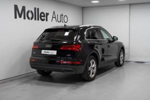 Black Audi Q5 2018 in Vilnius, with an engine capacity of 2.00 L and mileage of 191 thousand km for 21450 €, photo 7 on AUTOMOTO.COM.LV