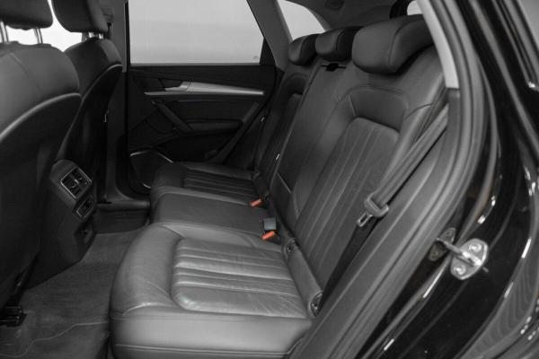 Black Audi Q5 2018 in Vilnius, with an engine capacity of 2.00 L and mileage of 191 thousand km for 21450 €, photo 8 on AUTOMOTO.COM.LV