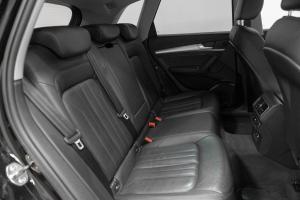 Black Audi Q5 2018 in Vilnius, with an engine capacity of 2.00 L and mileage of 191 thousand km for 21450 €, photo 11 on AUTOMOTO.COM.LV