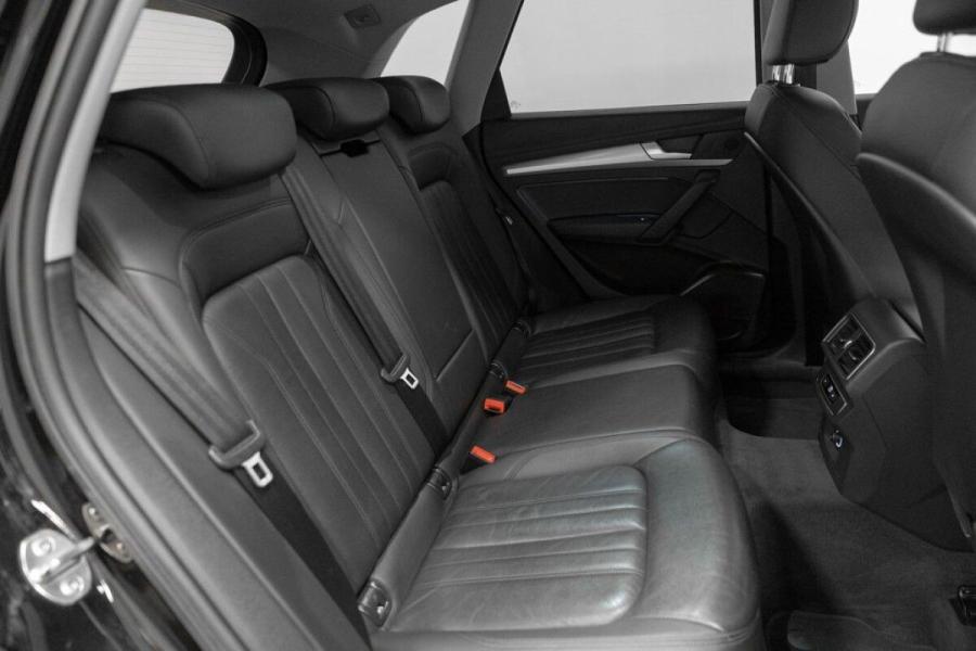 Black Audi Q5 2018 in Vilnius, with an engine capacity of 2.00 L and mileage of 191 thousand km for 21450 €, photo 11 on AUTOMOTO.COM.LV