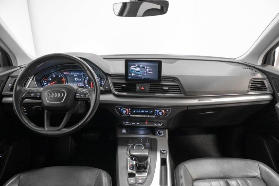 Black Audi Q5 2018 in Vilnius, with an engine capacity of 2.00 L and mileage of 191 thousand km for 21450 €, photo 12 on AUTOMOTO.COM.LV