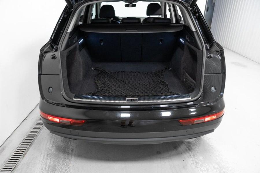Black Audi Q5 2018 in Vilnius, with an engine capacity of 2.00 L and mileage of 191 thousand km for 21450 €, photo 20 on AUTOMOTO.COM.LV