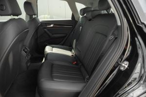 Black Audi Q5 2018 in Vilnius, with an engine capacity of 2.00 L and mileage of 206 thousand km for 20900 €, photo 12 on AUTOMOTO.COM.LV