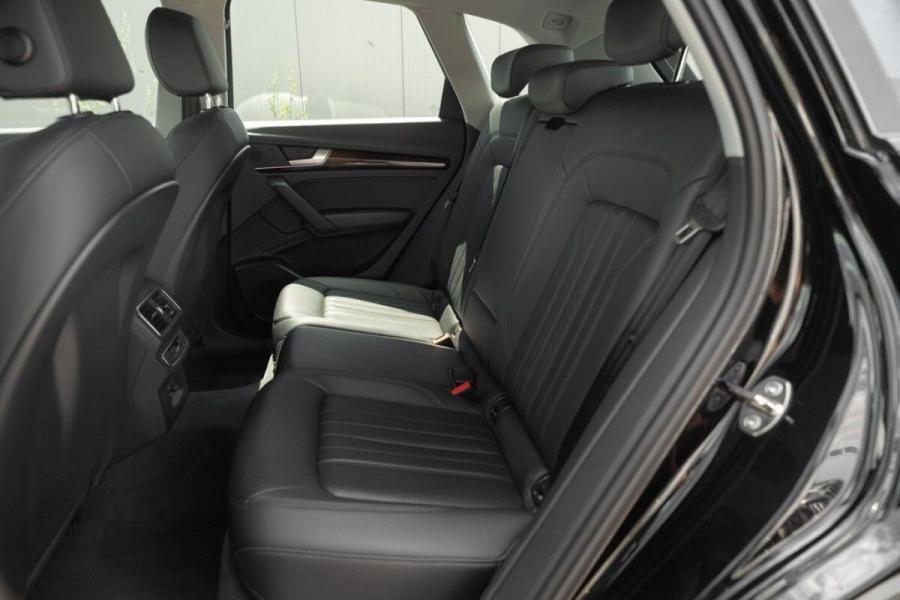Black Audi Q5 2018 in Vilnius, with an engine capacity of 2.00 L and mileage of 206 thousand km for 20900 €, photo 12 on AUTOMOTO.COM.LV