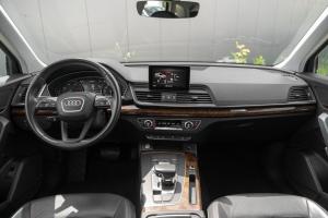 Black Audi Q5 2018 in Vilnius, with an engine capacity of 2.00 L and mileage of 206 thousand km for 20900 €, photo 19 on AUTOMOTO.COM.LV