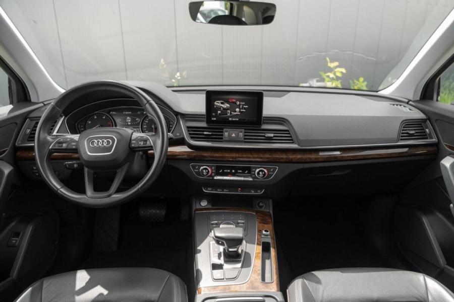 Black Audi Q5 2018 in Vilnius, with an engine capacity of 2.00 L and mileage of 206 thousand km for 20900 €, photo 19 on AUTOMOTO.COM.LV