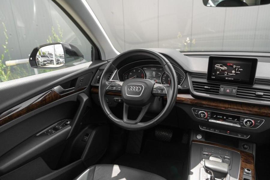 Black Audi Q5 2018 in Vilnius, with an engine capacity of 2.00 L and mileage of 206 thousand km for 20900 €, photo 20 on AUTOMOTO.COM.LV