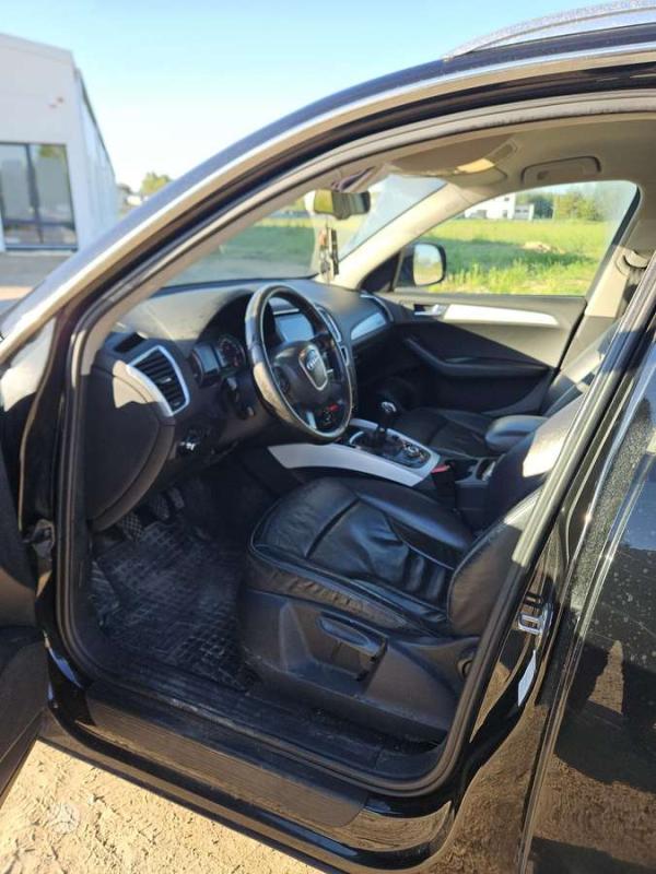 Black Audi Q5 2018 in Moletai, with an engine capacity of 2.00 L and mileage of 263 thousand km for 8500 €, photo 4 on AUTOMOTO.COM.LV
