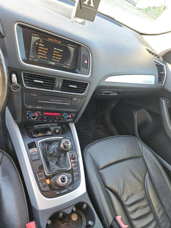 Black Audi Q5 2018 in Moletai, with an engine capacity of 2.00 L and mileage of 263 thousand km for 8500 €, photo 6 on AUTOMOTO.COM.LV