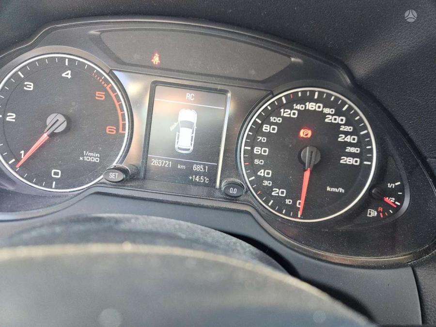 Black Audi Q5 2018 in Moletai, with an engine capacity of 2.00 L and mileage of 263 thousand km for 8500 €, photo 8 on AUTOMOTO.COM.LV
