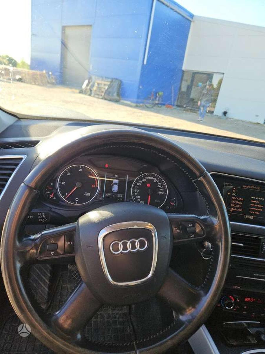 Black Audi Q5 2018 in Moletai, with an engine capacity of 2.00 L and mileage of 263 thousand km for 8500 €, photo 9 on AUTOMOTO.COM.LV