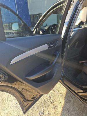 Black Audi Q5 2018 in Moletai, with an engine capacity of 2.00 L and mileage of 263 thousand km for 8500 €, photo 10 on AUTOMOTO.COM.LV