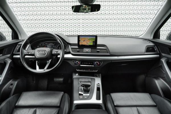 Black Audi Q5 2018 in Marupe, with an engine capacity of 2.00 L and mileage of 67 thousand km for 29750 €, photo 6 on AUTOMOTO.COM.LV