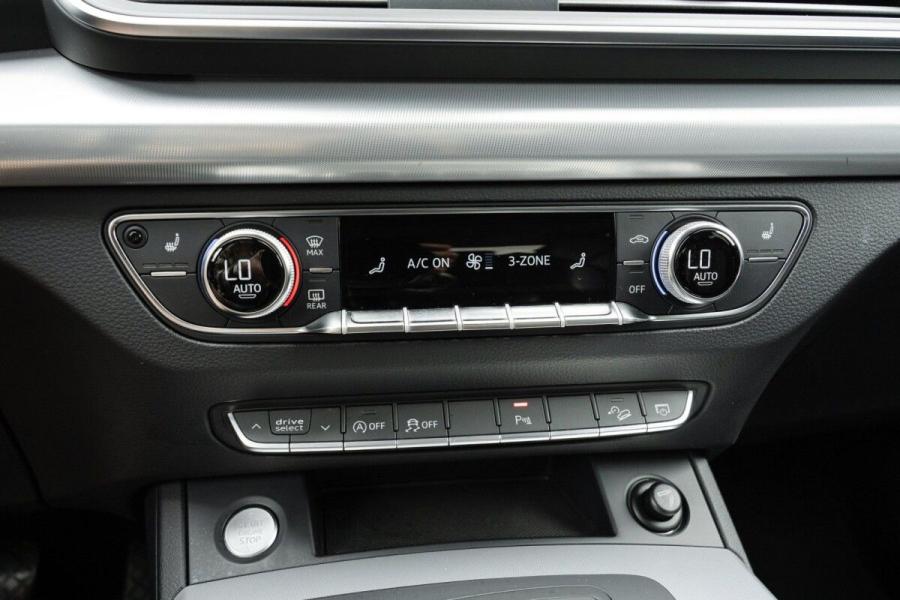 Black Audi Q5 2018 in Marupe, with an engine capacity of 2.00 L and mileage of 67 thousand km for 29750 €, photo 22 on AUTOMOTO.COM.LV