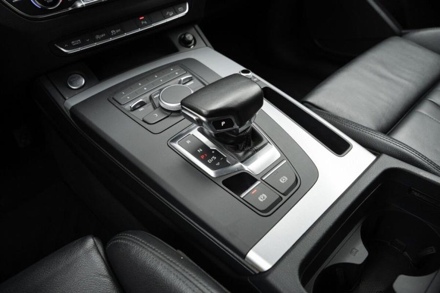 Black Audi Q5 2018 in Marupe, with an engine capacity of 2.00 L and mileage of 67 thousand km for 29750 €, photo 23 on AUTOMOTO.COM.LV