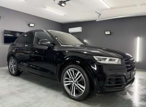 Melns Audi Q5 2018 Utena, ar dzinēja tilpumu 2.00 L un nobraukumu 240 tūkst. km par 25500 €, foto 4 vietnē AUTOMOTO.COM.LV