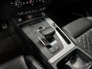Melns Audi Q5 2018 Utena, ar dzinēja tilpumu 2.00 L un nobraukumu 240 tūkst. km par 25500 €, foto 19 vietnē AUTOMOTO.COM.LV