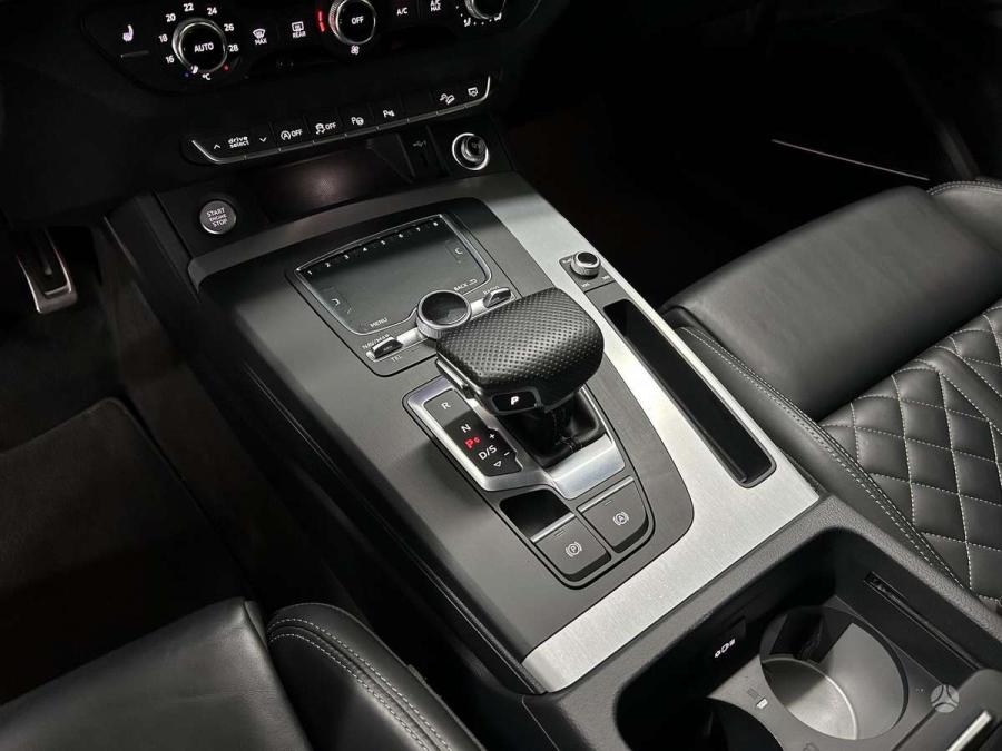 Melns Audi Q5 2018 Utena, ar dzinēja tilpumu 2.00 L un nobraukumu 240 tūkst. km par 25500 €, foto 19 vietnē AUTOMOTO.COM.LV