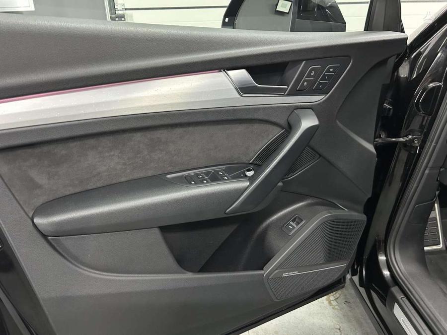 Melns Audi Q5 2018 Utena, ar dzinēja tilpumu 2.00 L un nobraukumu 240 tūkst. km par 25500 €, foto 24 vietnē AUTOMOTO.COM.LV