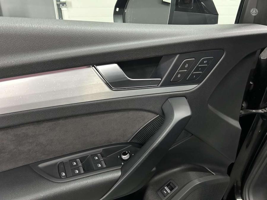 Melns Audi Q5 2018 Utena, ar dzinēja tilpumu 2.00 L un nobraukumu 240 tūkst. km par 25500 €, foto 25 vietnē AUTOMOTO.COM.LV