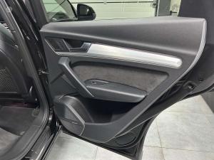 Melns Audi Q5 2018 Utena, ar dzinēja tilpumu 2.00 L un nobraukumu 240 tūkst. km par 25500 €, foto 28 vietnē AUTOMOTO.COM.LV