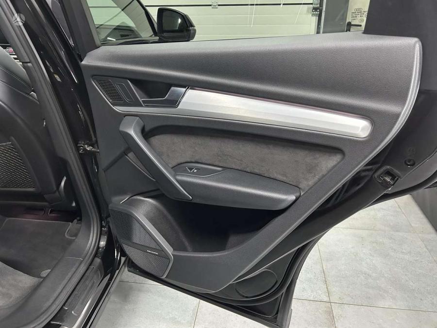 Melns Audi Q5 2018 Utena, ar dzinēja tilpumu 2.00 L un nobraukumu 240 tūkst. km par 25500 €, foto 28 vietnē AUTOMOTO.COM.LV