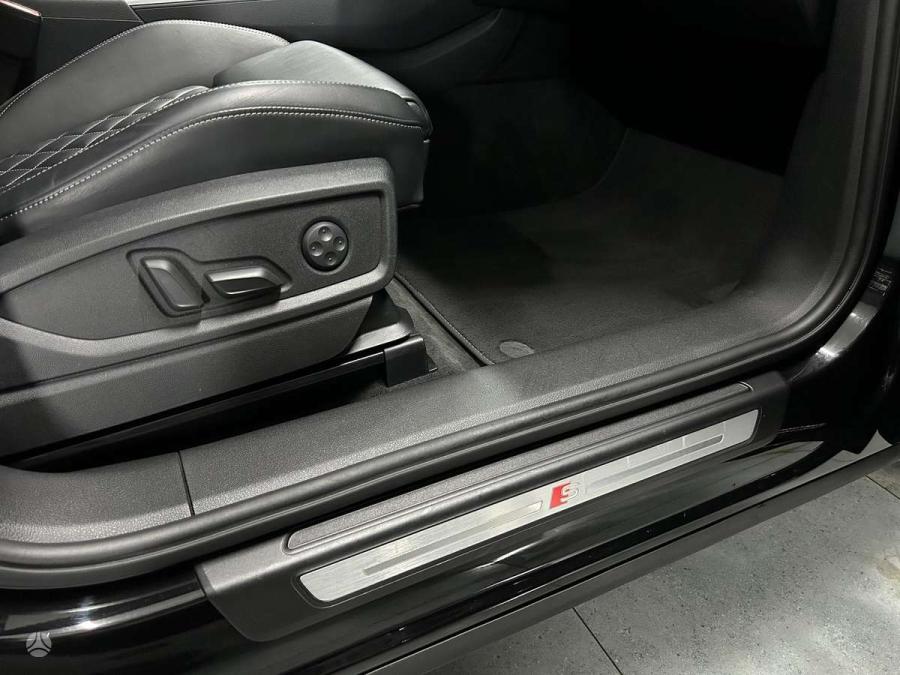 Melns Audi Q5 2018 Utena, ar dzinēja tilpumu 2.00 L un nobraukumu 240 tūkst. km par 25500 €, foto 32 vietnē AUTOMOTO.COM.LV