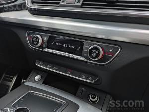 Black Audi Q5 2018 in Tukums, with an engine capacity of 3.00 L and mileage of 186 thousand km for 25990 €, photo 16 on AUTOMOTO.COM.LV