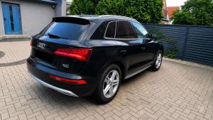 Melns Audi Q5 2018 Panevēža, ar dzinēja tilpumu 1.98 L un nobraukumu 69 tūkst. km par 15900 €, foto 3 vietnē AUTOMOTO.COM.LV