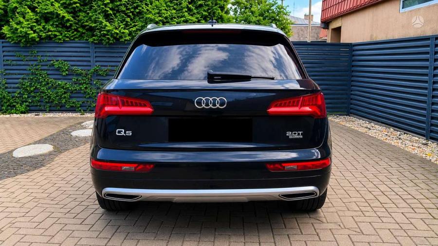 Melns Audi Q5 2018 Panevēža, ar dzinēja tilpumu 1.98 L un nobraukumu 69 tūkst. km par 15900 €, foto 4 vietnē AUTOMOTO.COM.LV