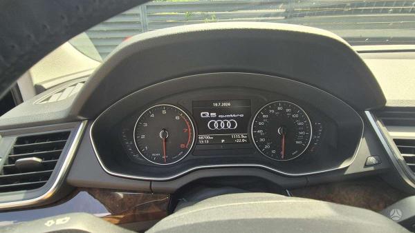 Черный Ауди Ку 5 2018 в Паневежис, объемом двигателя 1.98 л и пробегом 69 тыс. км за 15900 €, фото 6 на AUTOMOTO.COM.LV