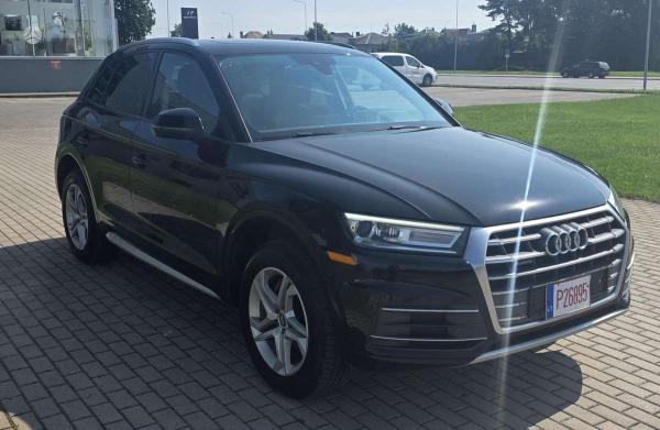 Black Audi Q5 2018 in Siauliai, with an engine capacity of 1.98 L and mileage of 119 thousand km for 19200 €, photo 5 on AUTOMOTO.COM.LV