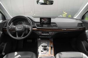 Melns Audi Q5 2018 Viļņa, ar dzinēja tilpumu 2.00 L un nobraukumu 206 tūkst. km par 20900 €, foto 17 vietnē AUTOMOTO.COM.LV