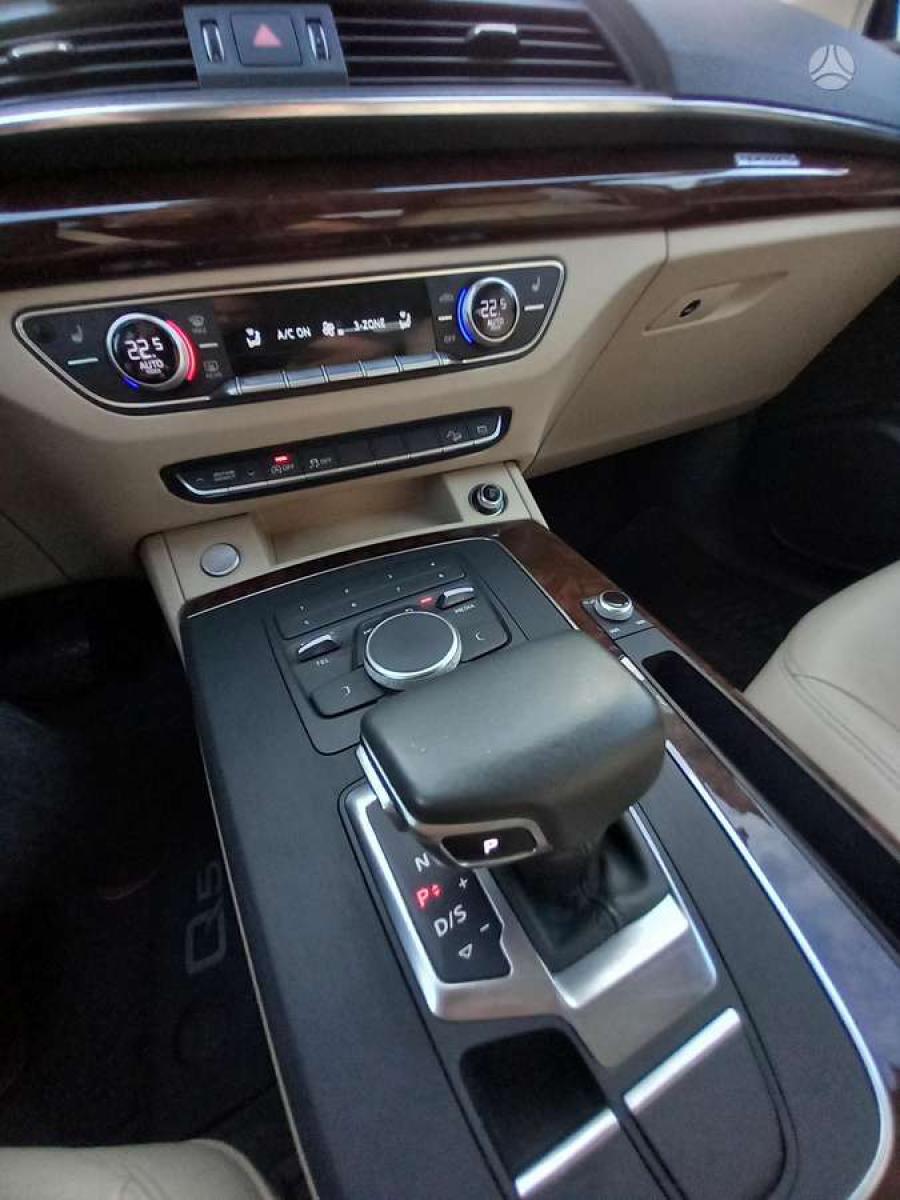 Black Audi Q5 2018 in Kaunas, with an engine capacity of 1.98 L and mileage of 150 thousand km for 20800 €, photo 19 on AUTOMOTO.COM.LV