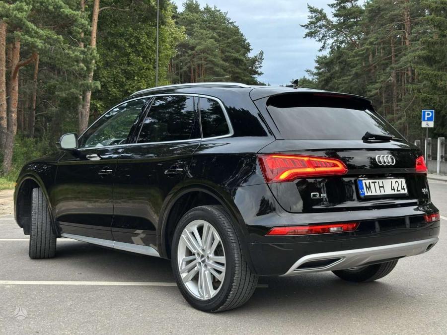 Black Audi Q5 2018 in Kaunas, with an engine capacity of 1.98 L and mileage of 114 thousand km for 22300 €, photo 4 on AUTOMOTO.COM.LV