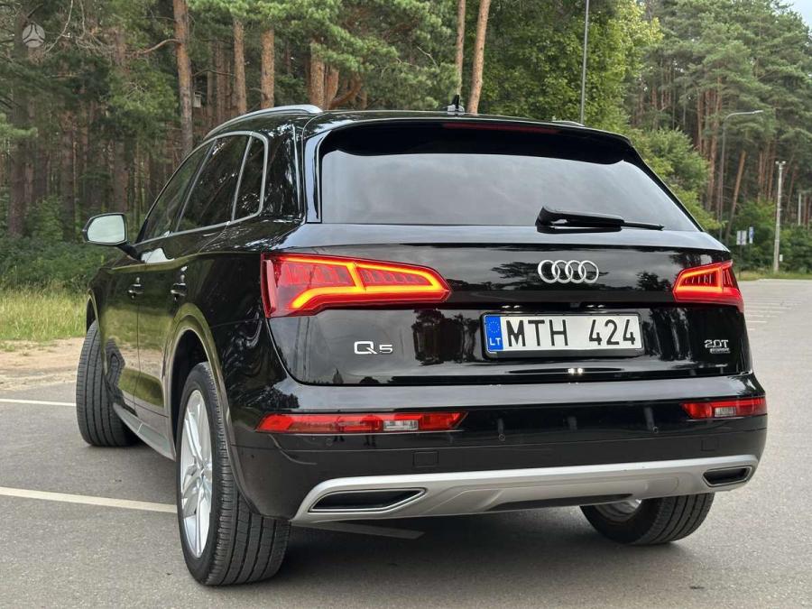 Black Audi Q5 2018 in Kaunas, with an engine capacity of 1.98 L and mileage of 114 thousand km for 22300 €, photo 5 on AUTOMOTO.COM.LV