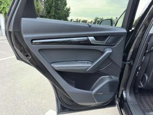Black Audi Q5 2018 in Kaunas, with an engine capacity of 1.98 L and mileage of 114 thousand km for 22300 €, photo 16 on AUTOMOTO.COM.LV