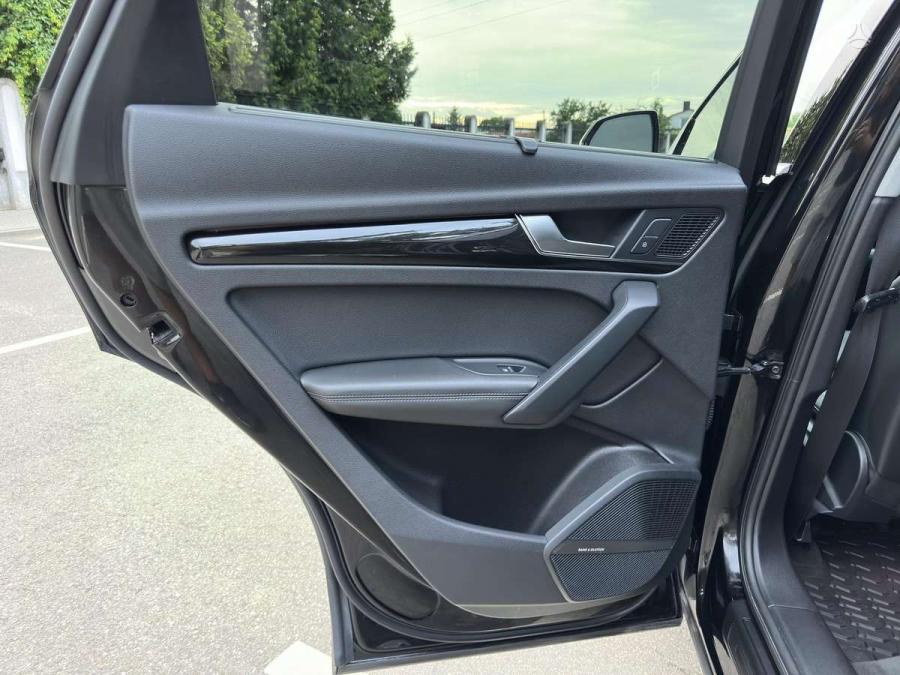 Black Audi Q5 2018 in Kaunas, with an engine capacity of 1.98 L and mileage of 114 thousand km for 22300 €, photo 16 on AUTOMOTO.COM.LV