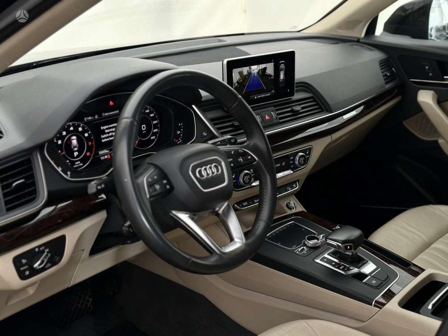 Black Audi Q5 2018 in Vilnius, with an engine capacity of 2.00 L and mileage of 55 thousand km for 22800 €, photo 9 on AUTOMOTO.COM.LV